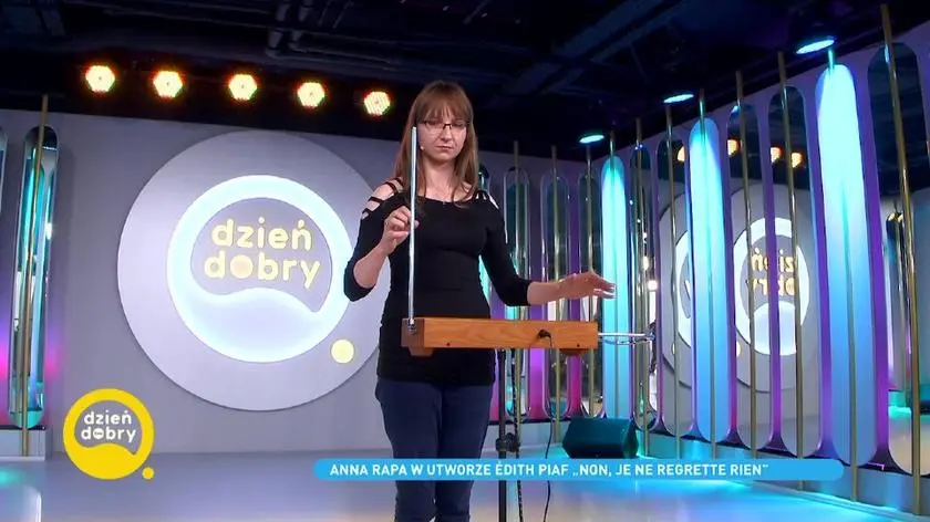 Anna Rapa - artystka, która potrafi grać na niewidzialnym instrumencie ...