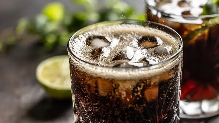 Komu słodkie napoje szkodzą najbardziej? - Dzień Dobry TVN