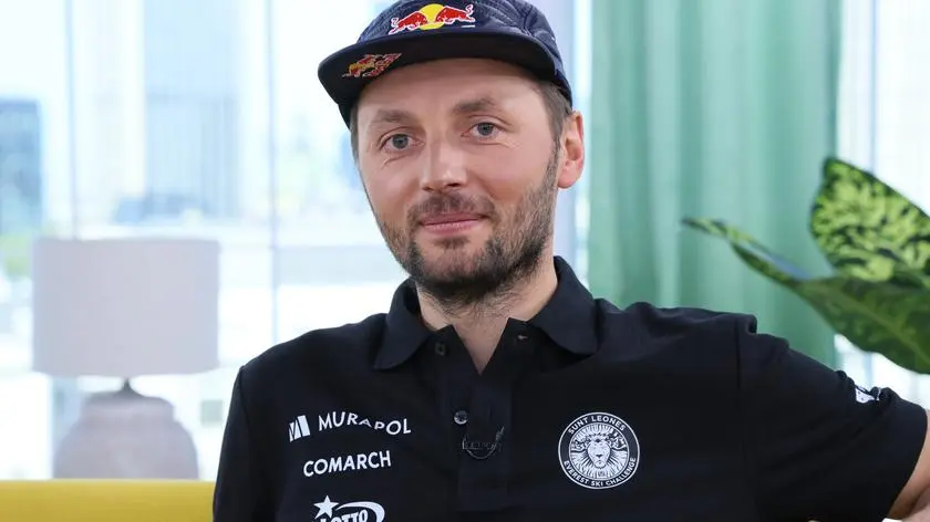 Andrzej Bargiel zdobył Mount Everest i zjechał z niego na nartach ...