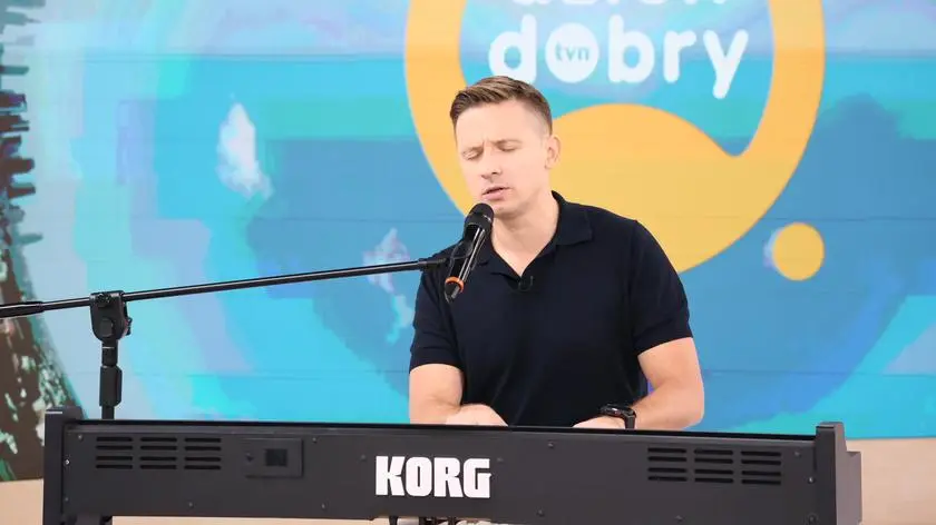 Paweł Kuwik z niespodzianką na Dzień Nauczyciela. Dziennikarz wspominał ...