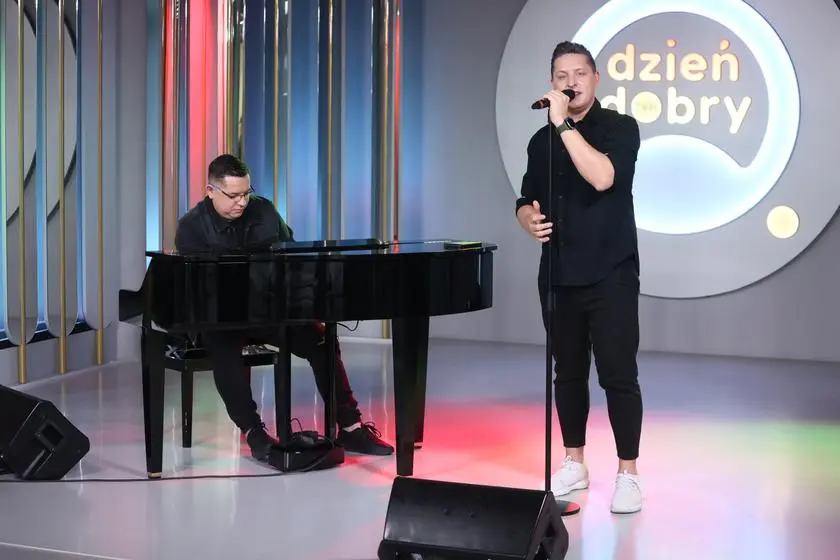 Antek Smykiewicz i Robert Sadowsky przedstawiają muzyczną historię o ...