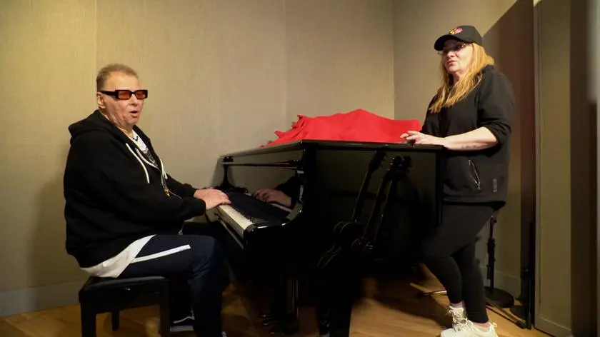 "Napiszę taką piosenkę, którą będzie śpiewała cała Polska". Kto stoi za ...