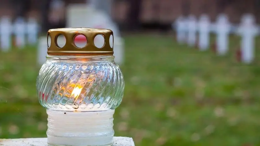 Jak samodzielnie zrobić znicz na Wszystkich Świętych? Porady - Dzień Dobry TVN