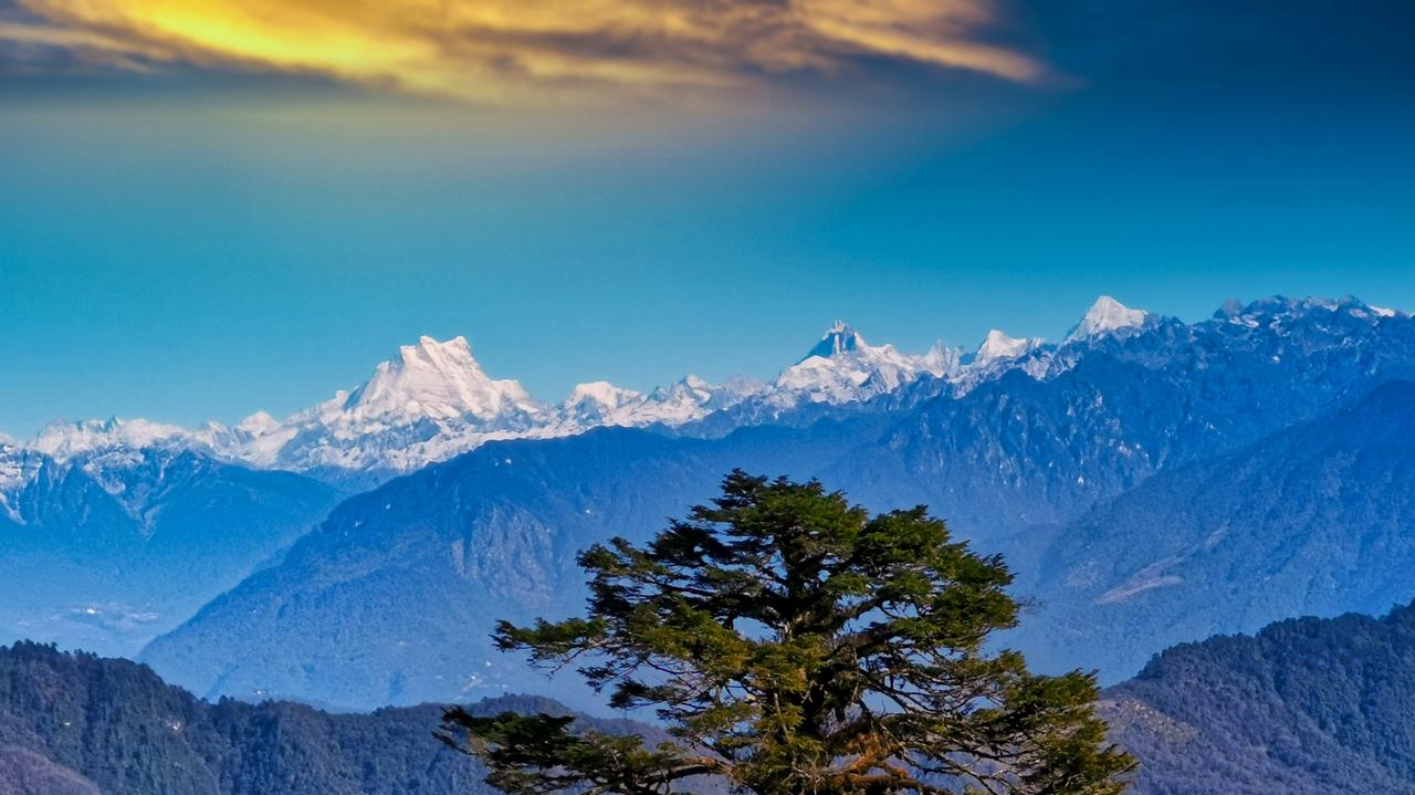 Gangkhar Puensum – najwyższa niezdobyta góra - Dzień Dobry TVN