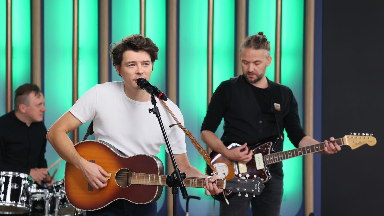 Tomasz Ziętek w nowej, muzycznej roli na scenie Dzień Dobry TVN - Dzień ...