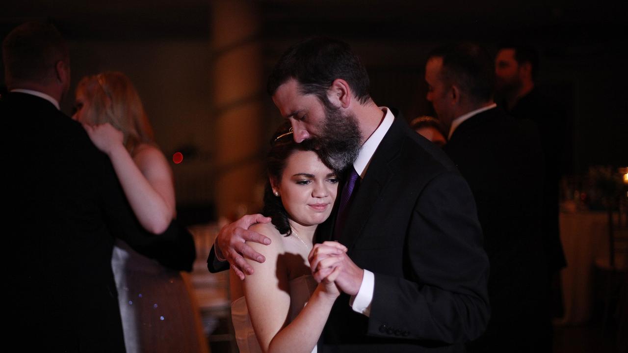 Bale czystości w USA. Jak wyglądają i czym są Purity Balls? - Dzień ...