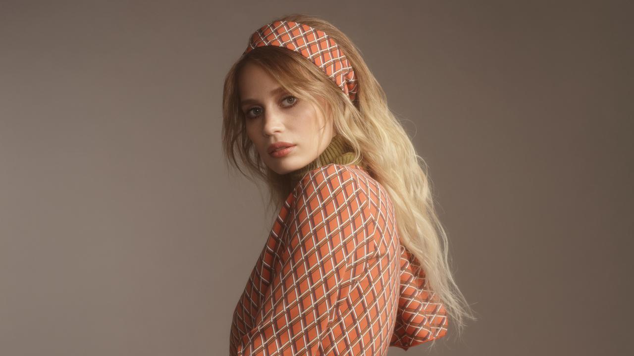 Jak wyglądała damska i męska moda lat 70. XX wieku? - Dzień Dobry TVN