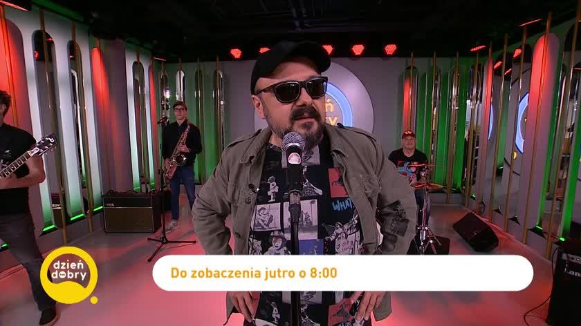 Dr Misio w utworze "Chory na Polskę" na scenie Dzień Dobry TVN - Dzień Dobry TVN