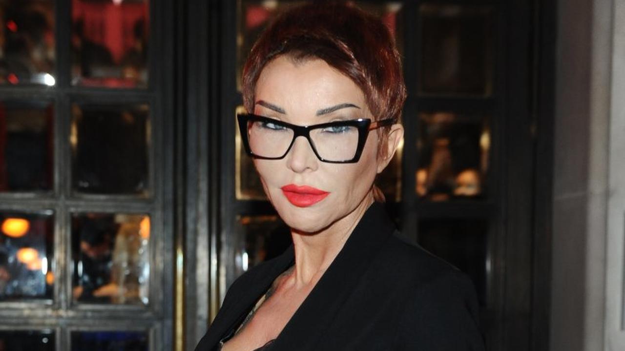 Ewa Minge planuje operację plastyczną. Projektantka chce ją ...