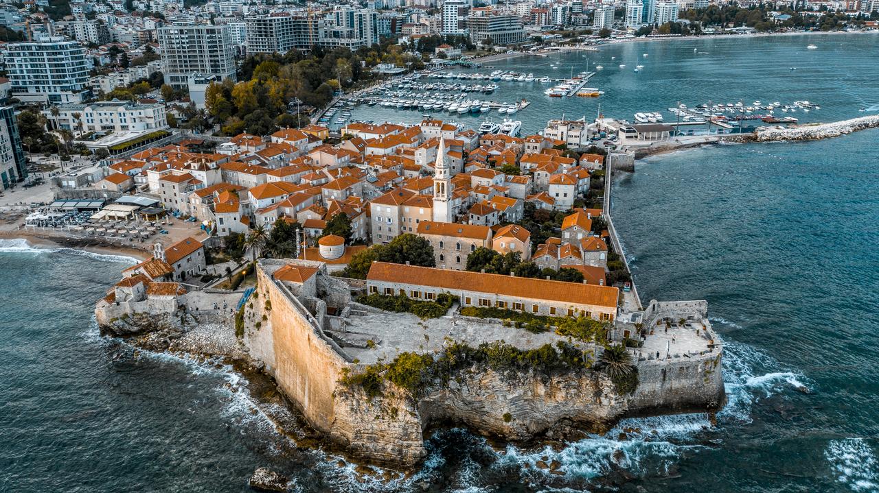 Budva – czarna perła krajów bałkańskich. Zabytki i atrakcje turystyczne ...
