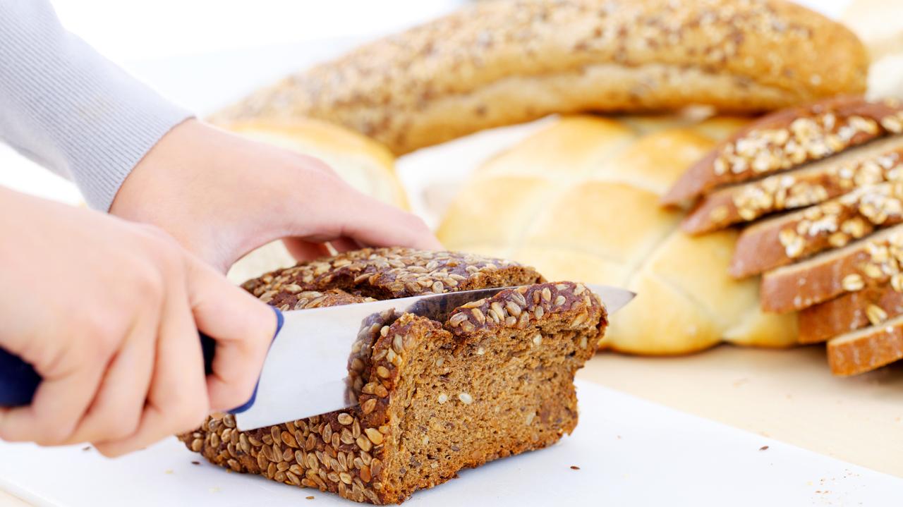 Czy chleb tuczy? Białe a ciemne pieczywo - które ma mniej kalorii ...