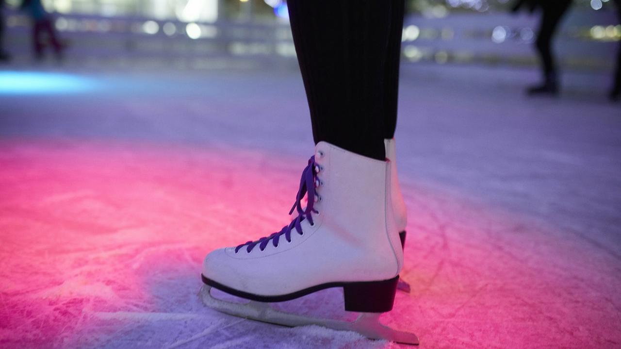 Łyżwy dla początkujących - jakie wybrać? Figurowe czy hokejowe? Porady ...