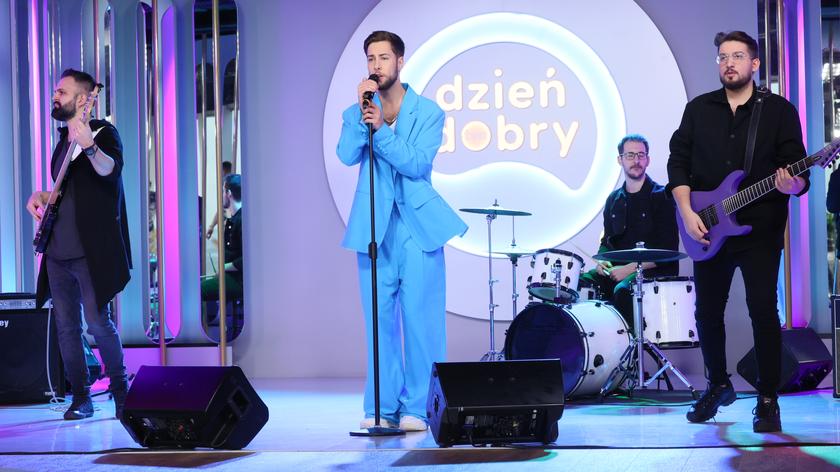 Michał Szczygieł na scenie Dzień Dobry TVN z singlem "Nowe sytuacje" - Dzień Dobry TVN