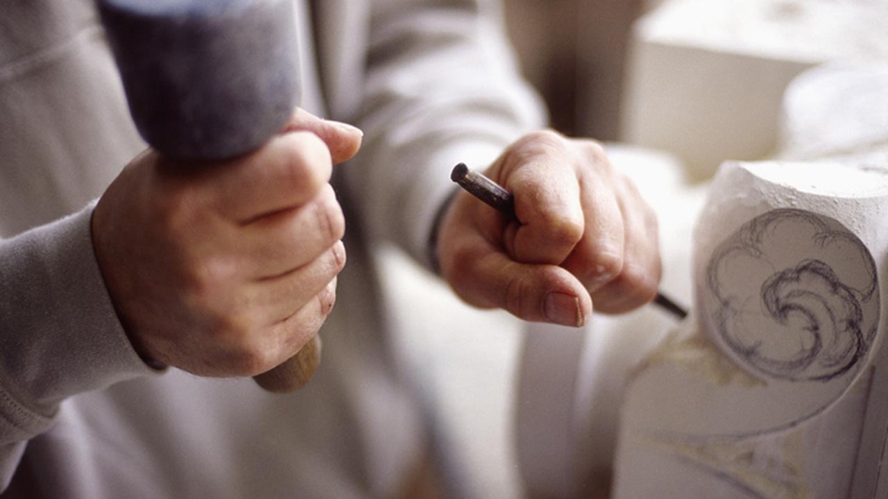 Rzeźbiarz – kto to jest? Czym się zajmuje? Wyroby - Dzień Dobry TVN