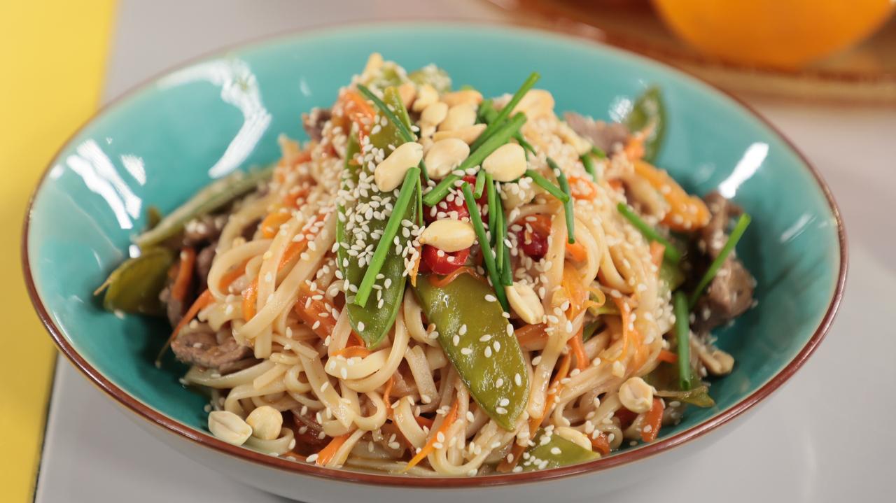 Makaron chow mein z wołowiną - chińskie danie według przepisu Darii ...